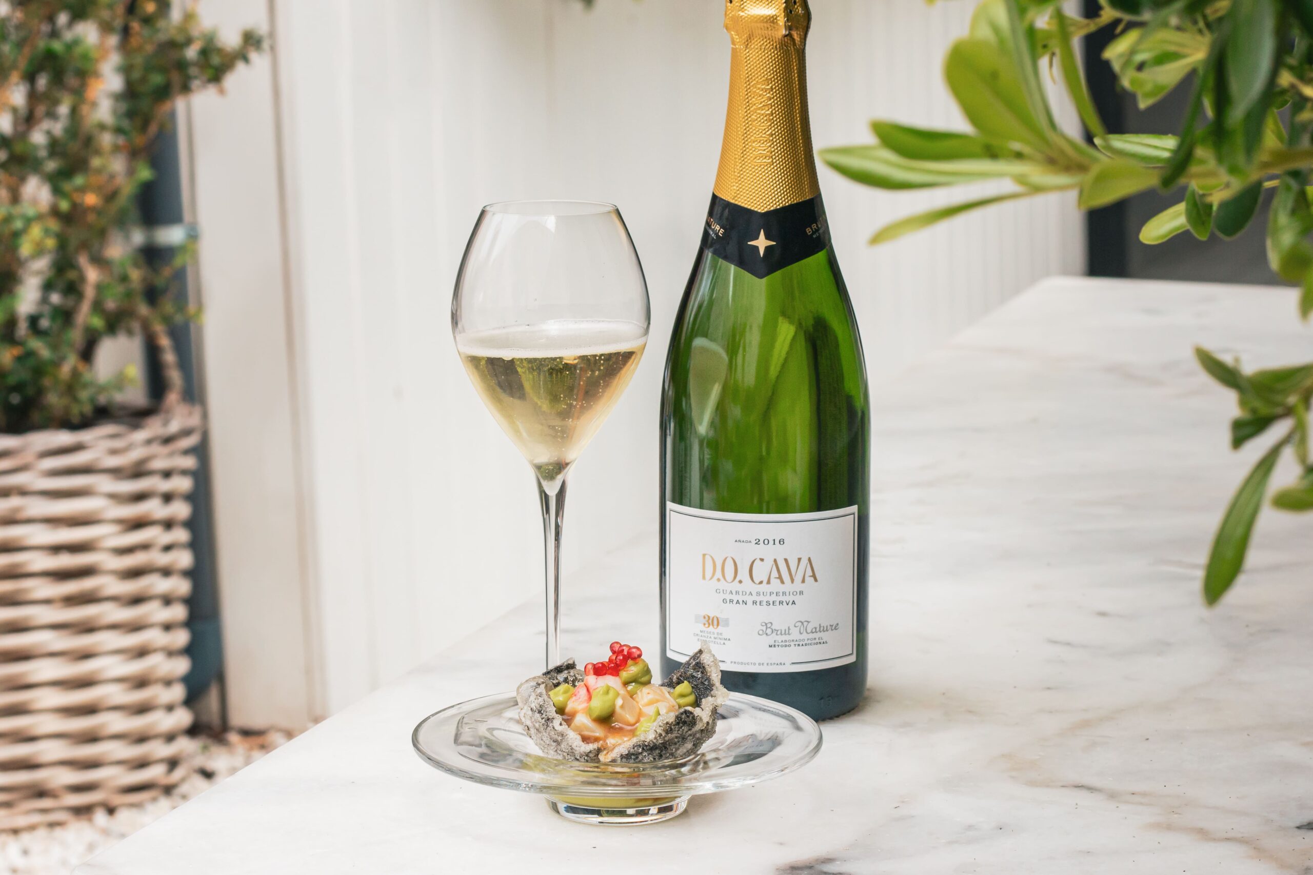 Caves de llarga criança es mariden amb les millors tapes hoteleres de ...